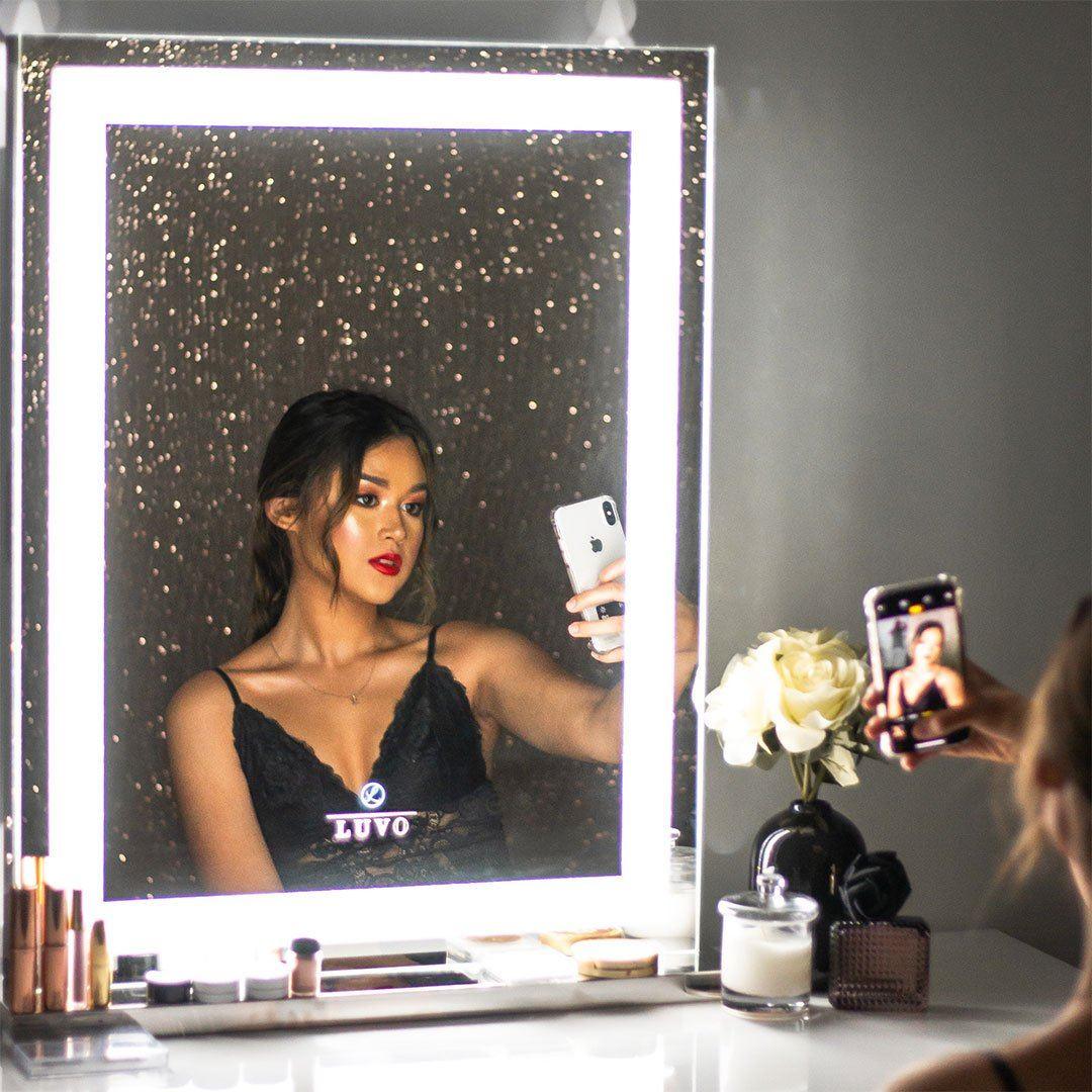 4 Influencer Secrets To The Perfect Selfie – Luvo Store